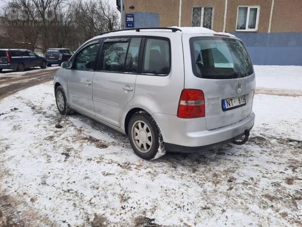 Volkswagen Touran 2005 Rīga, ar dzinēja tilpumu 2.00 L un nobraukumu 314 tūkst. km par 1200 €, foto 3 vietnē AUTOMOTO.COM.LV