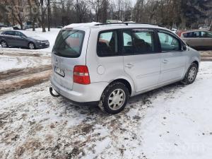 Volkswagen Touran 2005 Rīga, ar dzinēja tilpumu 2.00 L un nobraukumu 314 tūkst. km par 1200 €, foto 4 vietnē AUTOMOTO.COM.LV