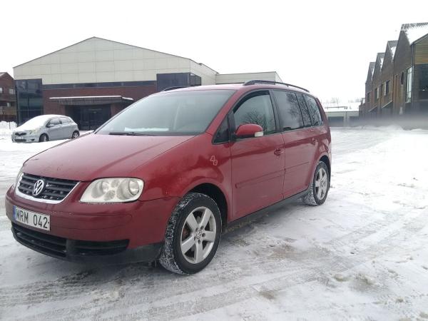 Volkswagen Touran 2005 in Trakai, with an engine capacity of 1.90 L and mileage of 260 thousand km for 1450 €, photo 1 on AUTOMOTO.COM.LV