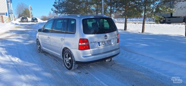 Volkswagen Touran 2005 Telšiai, ar dzinēja tilpumu 2.00 L un nobraukumu 300 tūkst. km par 1000 €, foto 6 vietnē AUTOMOTO.COM.LV