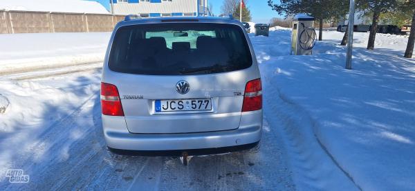 Volkswagen Touran 2005 Telšiai, ar dzinēja tilpumu 2.00 L un nobraukumu 300 tūkst. km par 1000 €, foto 7 vietnē AUTOMOTO.COM.LV