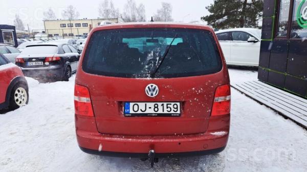 Volkswagen Touran 2005 in Riga, with an engine capacity of 2.00 L and mileage of 236 thousand km for 2900 €, photo 3 on AUTOMOTO.COM.LV