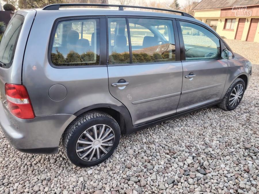 Volkswagen Touran 2005 Marijampole, ar dzinēja tilpumu 1.90 L un nobraukumu 430 tūkst. km par 650 €, foto 6 vietnē AUTOMOTO.COM.LV