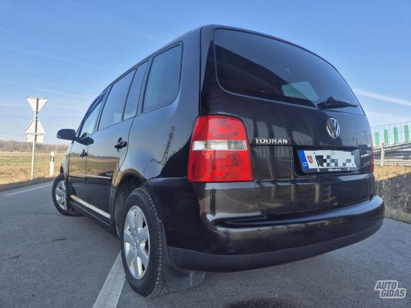 Volkswagen Touran 2005 in Kaunas, with an engine capacity of 2.00 L and mileage of 400 thousand km for 1950 €, photo 8 on AUTOMOTO.COM.LV