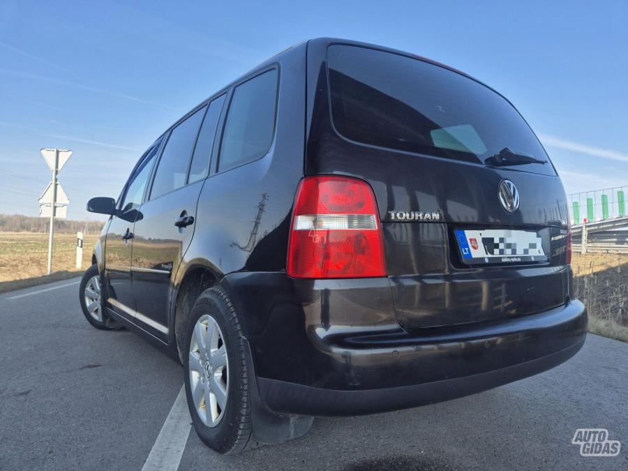 Volkswagen Touran 2005 in Kaunas, with an engine capacity of 2.00 L and mileage of 400 thousand km for 1950 €, photo 8 on AUTOMOTO.COM.LV