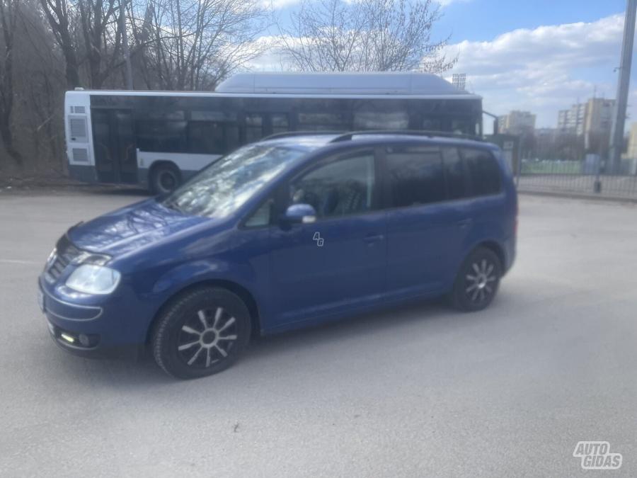 Volkswagen Touran 2005 in Vilnius, with an engine capacity of 1.90 L and mileage of 350 thousand km for 1500 €, photo 3 on AUTOMOTO.COM.LV