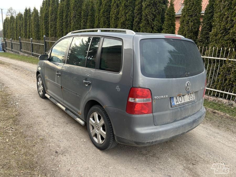 Volkswagen Touran 2005 Jonava, ar dzinēja tilpumu 2.00 L un nobraukumu 325 tūkst. km par 1300 €, foto 5 vietnē AUTOMOTO.COM.LV