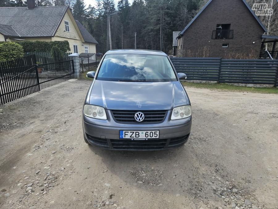 Volkswagen Touran 2005 in Prienai, with an engine capacity of 1.60 L and mileage of 209 thousand km for 650 €, photo 3 on AUTOMOTO.COM.LV