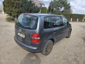 Volkswagen Touran 2005 in Prienai, with an engine capacity of 1.60 L and mileage of 209 thousand km for 650 €, photo 6 on AUTOMOTO.COM.LV
