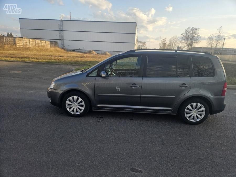 Volkswagen Touran 2005 Jonava, ar dzinēja tilpumu 2.00 L un nobraukumu 270 tūkst. km par 1700 €, foto 5 vietnē AUTOMOTO.COM.LV