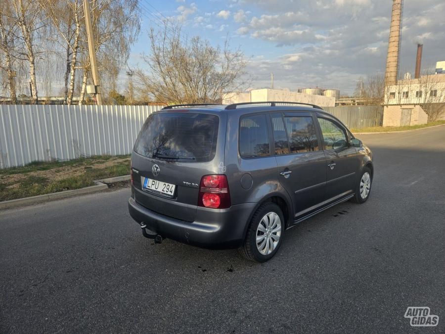 Volkswagen Touran 2005 Jonava, ar dzinēja tilpumu 2.00 L un nobraukumu 270 tūkst. km par 1700 €, foto 8 vietnē AUTOMOTO.COM.LV