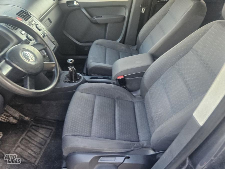 Volkswagen Touran 2005 Jonava, ar dzinēja tilpumu 2.00 L un nobraukumu 270 tūkst. km par 1700 €, foto 12 vietnē AUTOMOTO.COM.LV