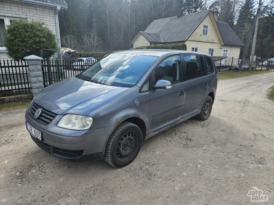 Volkswagen Touran 2005 in Prienai, with an engine capacity of 1.60 L and mileage of 204 thousand km for 600 €, photo 4 on AUTOMOTO.COM.LV