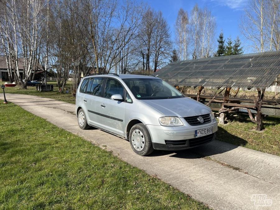 Volkswagen Touran 2005 Viļņa, ar dzinēja tilpumu 1.60 L un nobraukumu 360 tūkst. km par 800 €, foto 3 vietnē AUTOMOTO.COM.LV