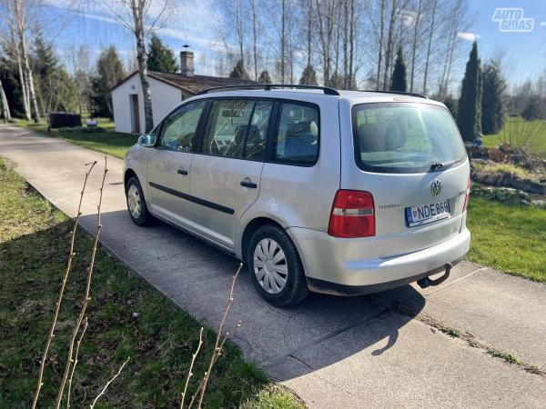 Volkswagen Touran 2005 Viļņa, ar dzinēja tilpumu 1.60 L un nobraukumu 360 tūkst. km par 800 €, foto 4 vietnē AUTOMOTO.COM.LV