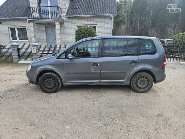 Volkswagen Touran 2005 Prienai, ar dzinēja tilpumu 1.60 L un nobraukumu 204 tūkst. km par 550 €, foto 7 vietnē AUTOMOTO.COM.LV