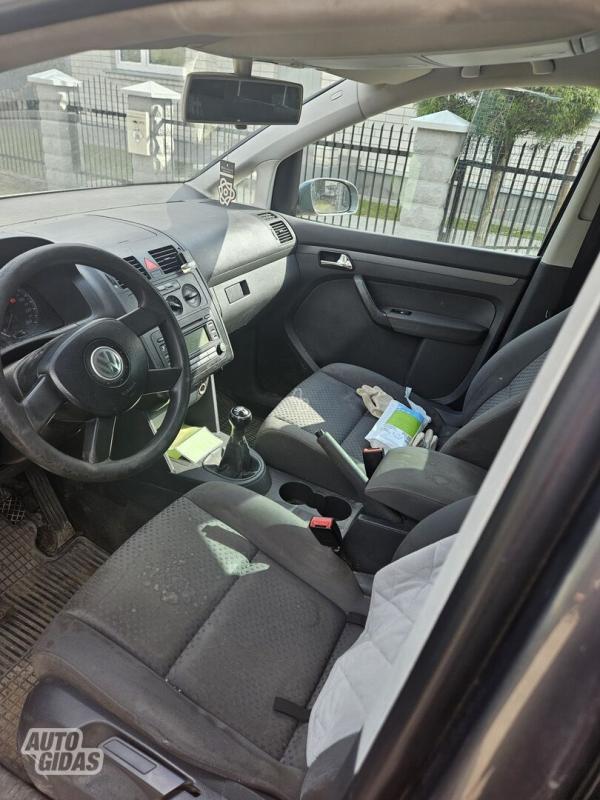 Volkswagen Touran 2005 Prienai, ar dzinēja tilpumu 1.60 L un nobraukumu 204 tūkst. km par 550 €, foto 9 vietnē AUTOMOTO.COM.LV