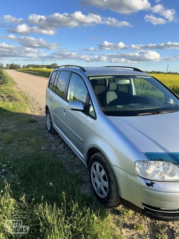 Volkswagen Touran 2005 Šakiai, ar dzinēja tilpumu 2.00 L un nobraukumu 250 tūkst. km par 1300 €, foto 2 vietnē AUTOMOTO.COM.LV