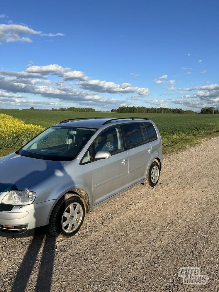 Volkswagen Touran 2005 in Sakiai, with an engine capacity of 2.00 L and mileage of 250 thousand km for 1300 €, photo 4 on AUTOMOTO.COM.LV