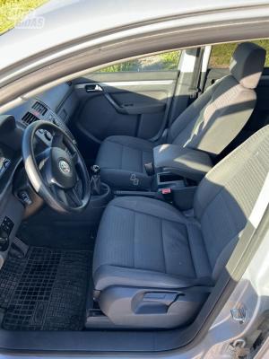 Volkswagen Touran 2005 in Sakiai, with an engine capacity of 2.00 L and mileage of 250 thousand km for 1300 €, photo 7 on AUTOMOTO.COM.LV