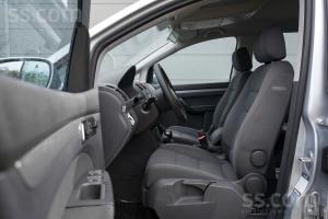 Volkswagen Touran 2005 Rīga, ar dzinēja tilpumu 2.00 L un nobraukumu 0 tūkst. km par 1950 €, foto 8 vietnē AUTOMOTO.COM.LV