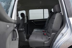 Volkswagen Touran 2005 Rīga, ar dzinēja tilpumu 2.00 L un nobraukumu 0 tūkst. km par 1950 €, foto 10 vietnē AUTOMOTO.COM.LV