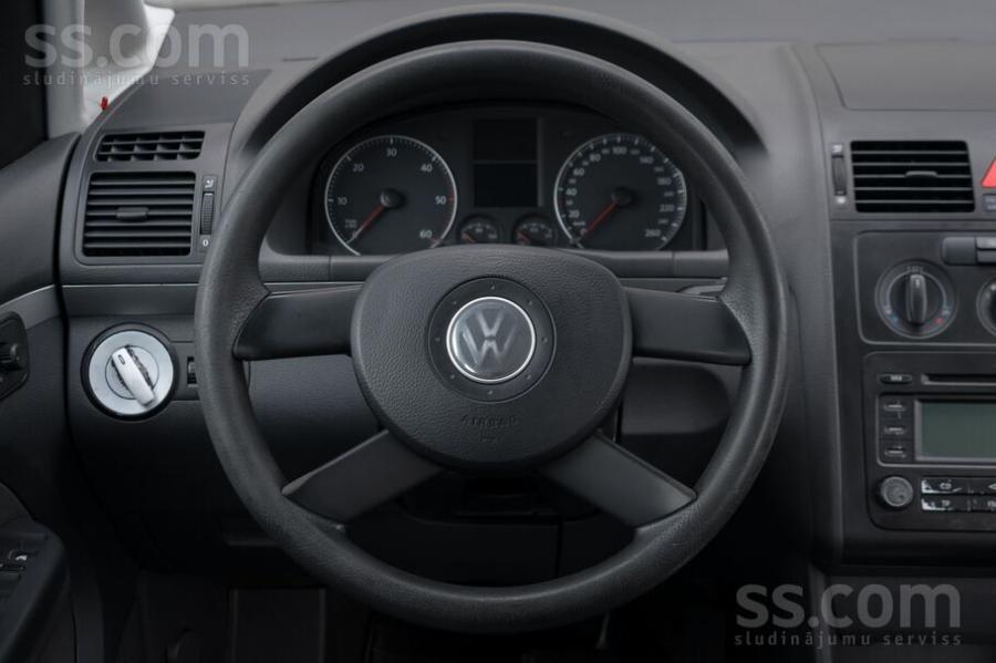 Volkswagen Touran 2005 Rīga, ar dzinēja tilpumu 2.00 L un nobraukumu 0 tūkst. km par 1950 €, foto 19 vietnē AUTOMOTO.COM.LV
