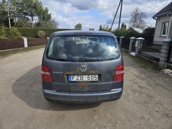 Volkswagen Touran 2005 Prienai, ar dzinēja tilpumu 1.60 L un nobraukumu 208 tūkst. km par 500 €, foto 6 vietnē AUTOMOTO.COM.LV