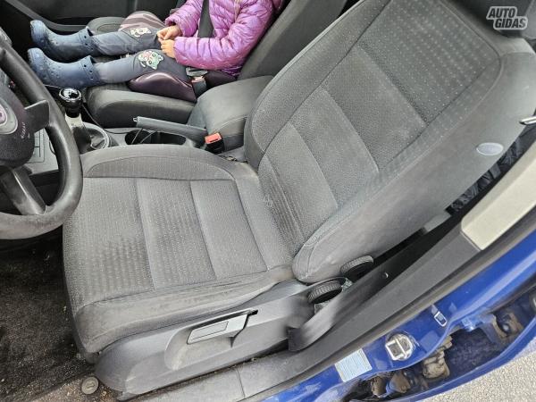 Volkswagen Touran 2005 in Prienai, with an engine capacity of 2.00 L and mileage of 359 thousand km for 1000 €, photo 9 on AUTOMOTO.COM.LV