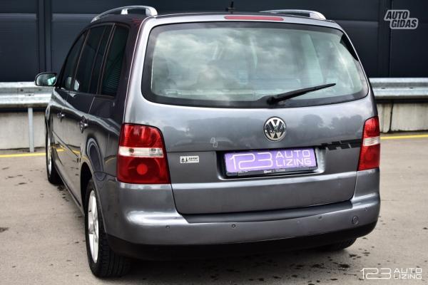 Volkswagen Touran 2005 in Kretinga, with an engine capacity of 2.00 L and mileage of 319 thousand km for 3250 €, photo 8 on AUTOMOTO.COM.LV