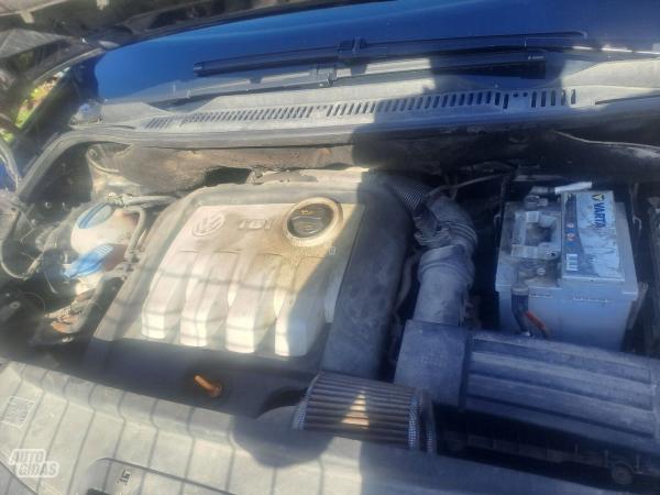 Volkswagen Touran 2005 in Akmene, with an engine capacity of 1.90 L and mileage of 300 thousand km for 600 €, photo 4 on AUTOMOTO.COM.LV