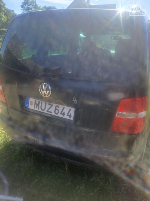 Volkswagen Touran 2005 in Akmene, with an engine capacity of 1.90 L and mileage of 300 thousand km for 600 €, photo 5 on AUTOMOTO.COM.LV