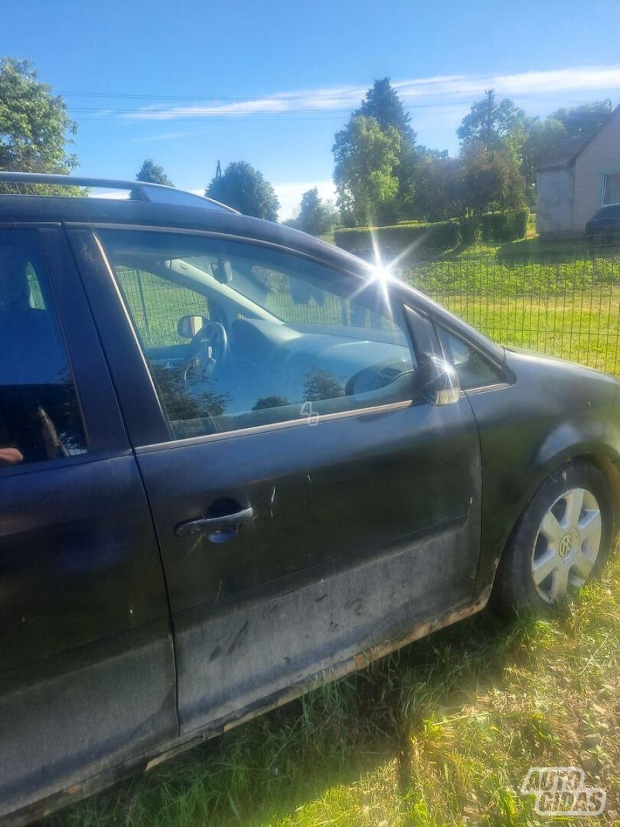 Volkswagen Touran 2005 in Akmene, with an engine capacity of 1.90 L and mileage of 300 thousand km for 600 €, photo 8 on AUTOMOTO.COM.LV