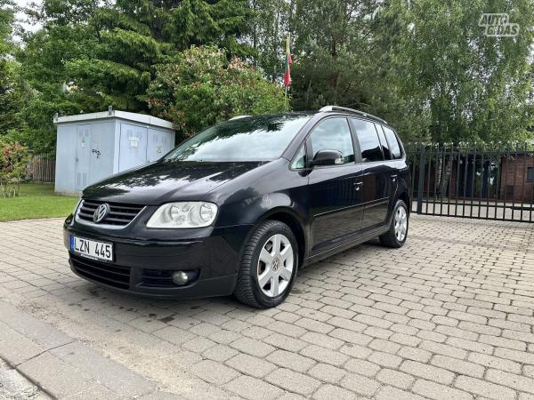 Volkswagen Touran 2005 Viļņa, ar dzinēja tilpumu 2.00 L un nobraukumu 256 tūkst. km par 2500 €, foto 1 vietnē AUTOMOTO.COM.LV