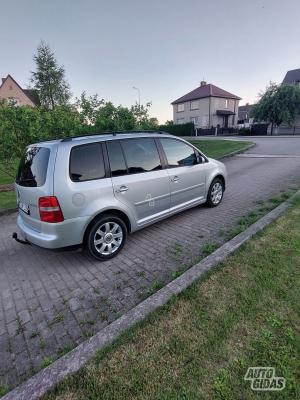 Volkswagen Touran 2005 in Telschi, with an engine capacity of 2.00 L and mileage of 300 thousand km for 1850 €, photo 5 on AUTOMOTO.COM.LV