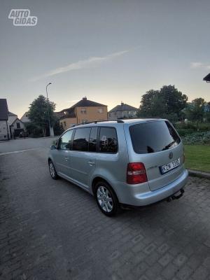 Volkswagen Touran 2005 in Telschi, with an engine capacity of 2.00 L and mileage of 300 thousand km for 1850 €, photo 6 on AUTOMOTO.COM.LV