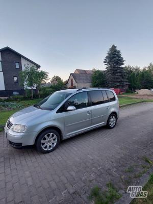 Volkswagen Touran 2005 in Telschi, with an engine capacity of 2.00 L and mileage of 300 thousand km for 1800 €, photo 3 on AUTOMOTO.COM.LV
