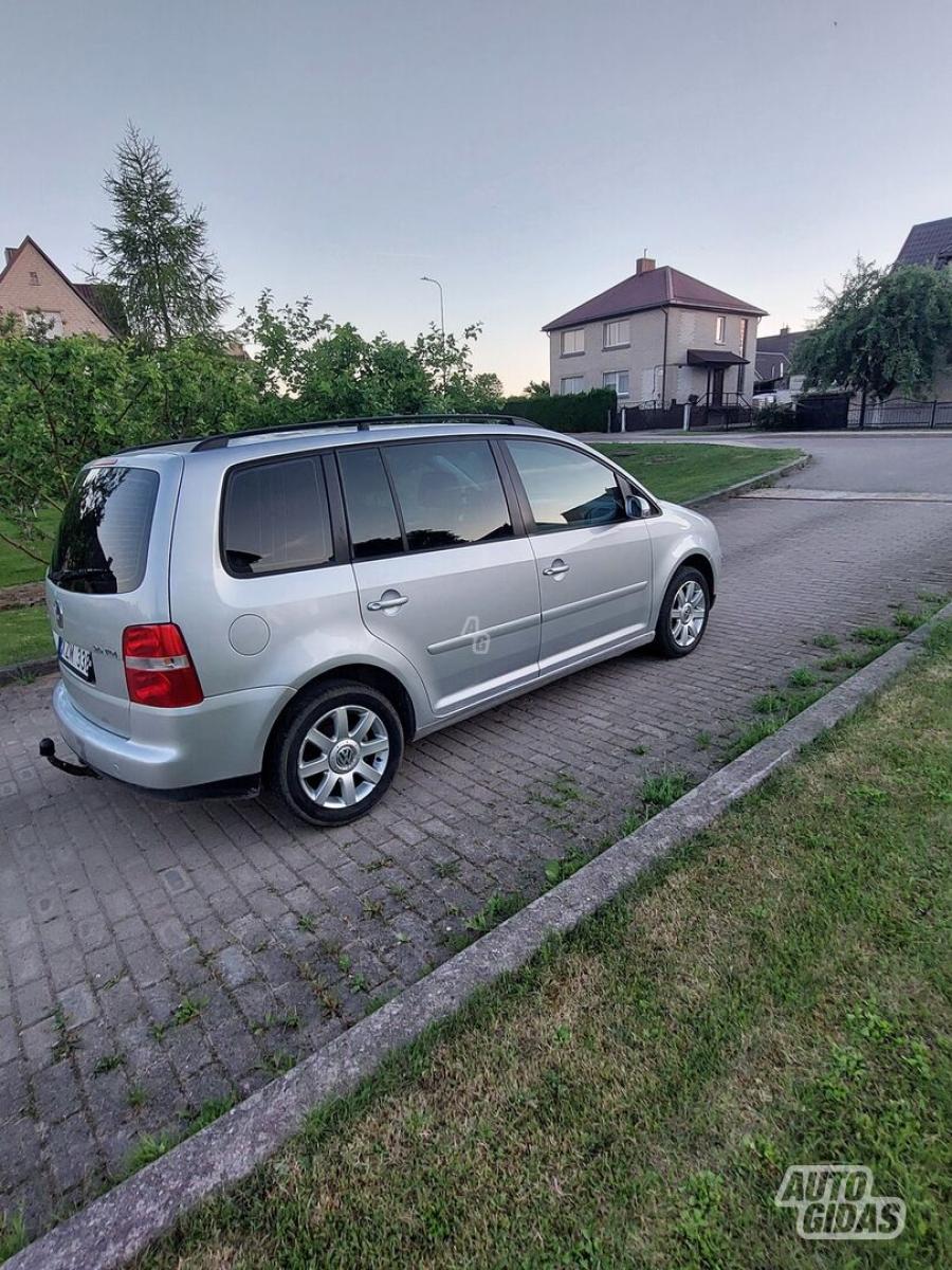 Volkswagen Touran 2005 in Telschi, with an engine capacity of 2.00 L and mileage of 300 thousand km for 1800 €, photo 5 on AUTOMOTO.COM.LV