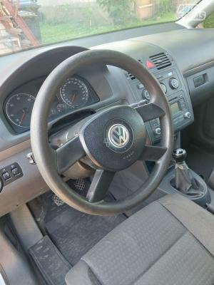 Volkswagen Touran 2005 in Telschi, with an engine capacity of 2.00 L and mileage of 300 thousand km for 1800 €, photo 10 on AUTOMOTO.COM.LV