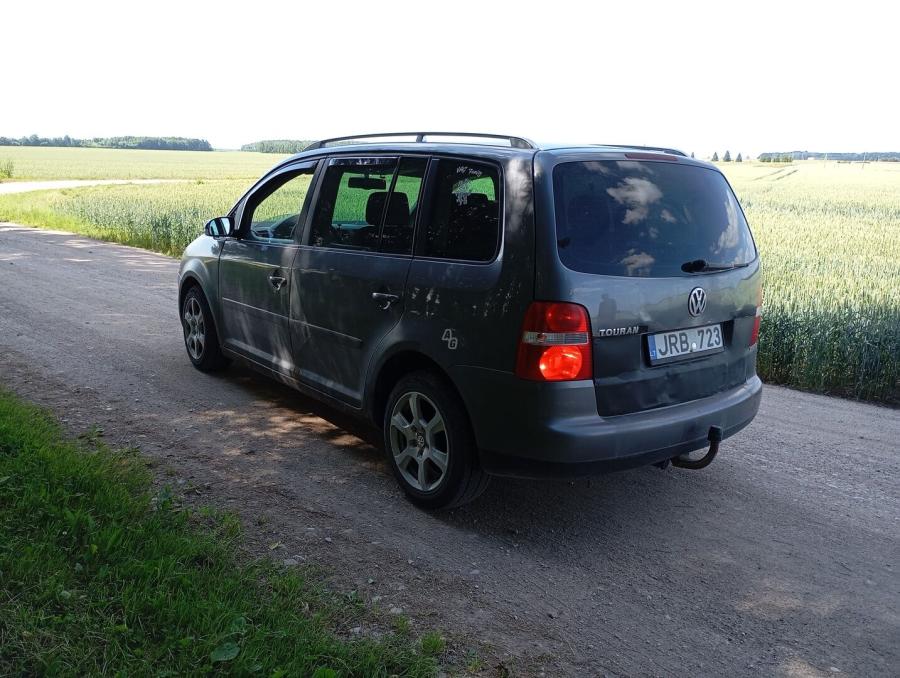 Volkswagen Touran 2005 Ukmergė, ar dzinēja tilpumu 2.00 L un nobraukumu 300 tūkst. km par 530 €, foto 5 vietnē AUTOMOTO.COM.LV