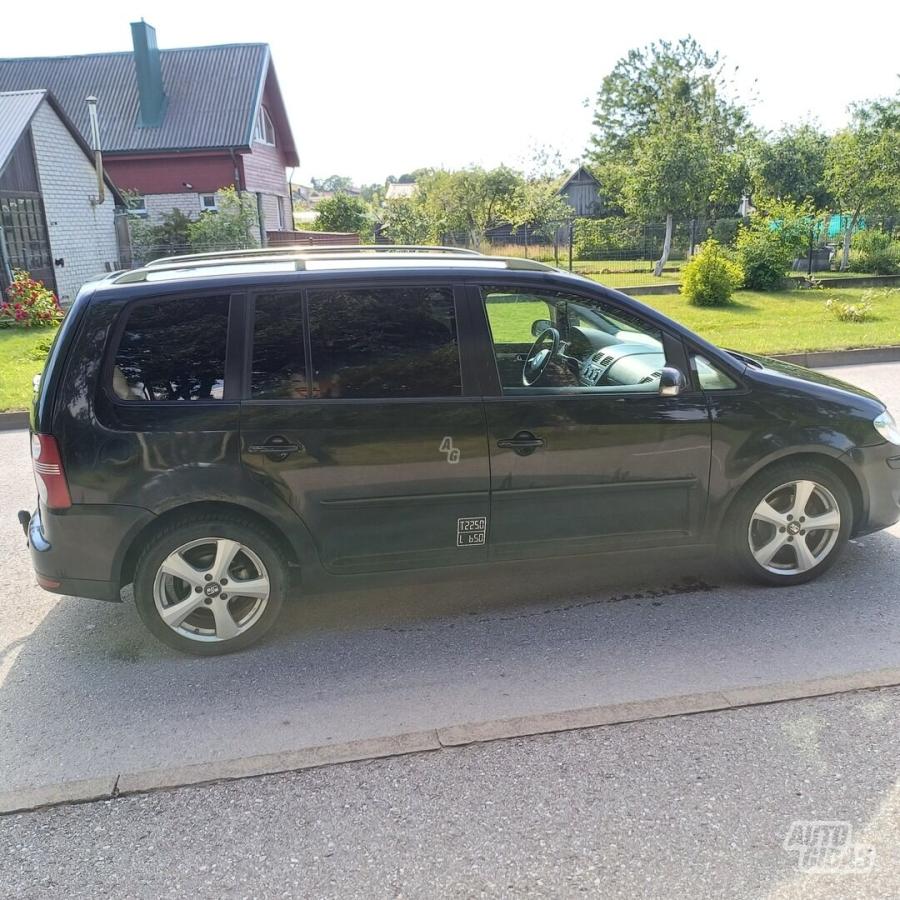 Volkswagen Touran 2005 Klaipėda, ar dzinēja tilpumu 2.00 L un nobraukumu 333 tūkst. km par 850 €, foto 6 vietnē AUTOMOTO.COM.LV