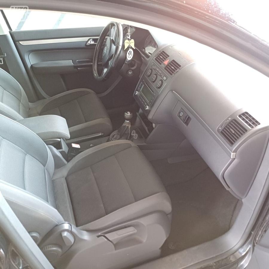 Volkswagen Touran 2005 Klaipėda, ar dzinēja tilpumu 2.00 L un nobraukumu 333 tūkst. km par 850 €, foto 11 vietnē AUTOMOTO.COM.LV