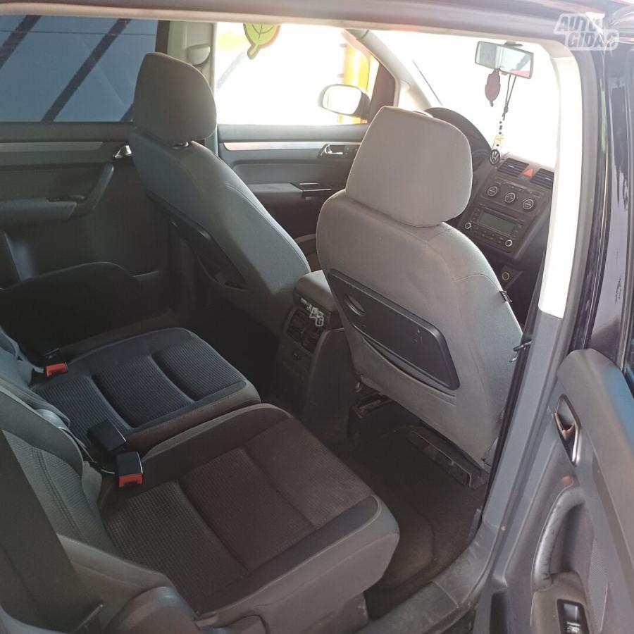 Volkswagen Touran 2005 Klaipėda, ar dzinēja tilpumu 2.00 L un nobraukumu 333 tūkst. km par 850 €, foto 12 vietnē AUTOMOTO.COM.LV