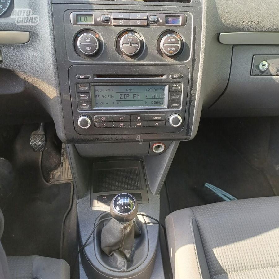 Volkswagen Touran 2005 Klaipėda, ar dzinēja tilpumu 2.00 L un nobraukumu 333 tūkst. km par 850 €, foto 13 vietnē AUTOMOTO.COM.LV