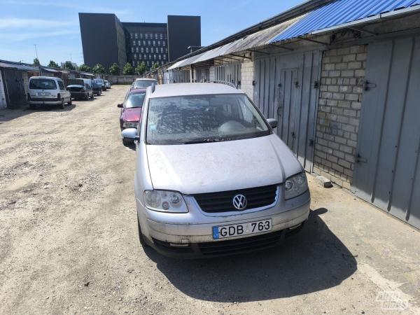 Volkswagen Touran 2005 in Kaunas, with an engine capacity of 1.90 L and mileage of 350 thousand km for 359 €, photo 1 on AUTOMOTO.COM.LV