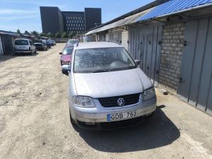 Volkswagen Touran 2005 Kauņa, ar dzinēja tilpumu 1.90 L un nobraukumu 350 tūkst. km par 359 €, foto  vietnē AUTOMOTO.COM.LV