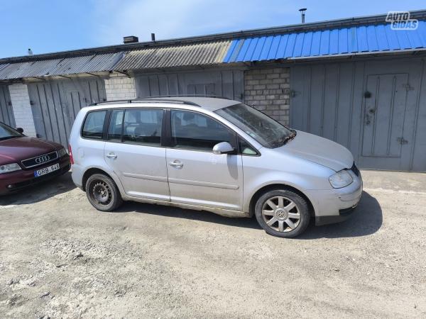 Volkswagen Touran 2005 in Kaunas, with an engine capacity of 1.90 L and mileage of 350 thousand km for 359 €, photo 2 on AUTOMOTO.COM.LV