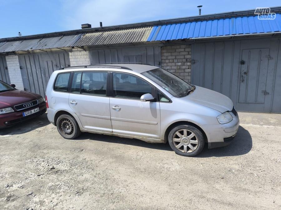 Volkswagen Touran 2005 Kauņa, ar dzinēja tilpumu 1.90 L un nobraukumu 350 tūkst. km par 359 €, foto 3 vietnē AUTOMOTO.COM.LV