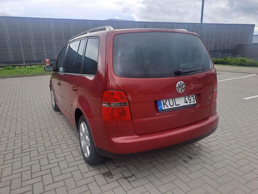 Volkswagen Touran 2005 Telšiai, ar dzinēja tilpumu 2.00 L un nobraukumu 275 tūkst. km par 1850 €, foto 5 vietnē AUTOMOTO.COM.LV
