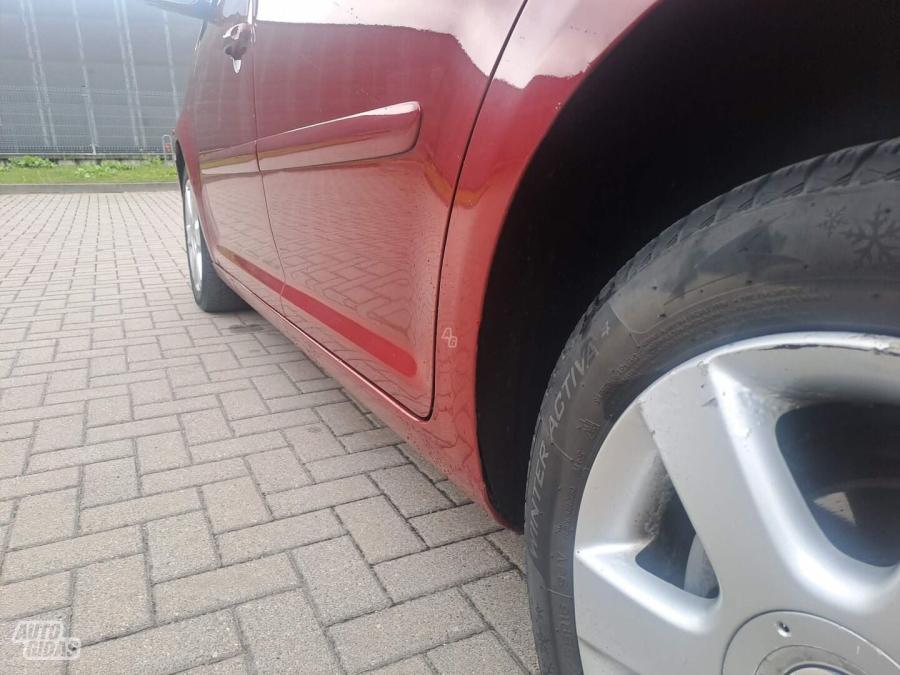 Volkswagen Touran 2005 Telšiai, ar dzinēja tilpumu 2.00 L un nobraukumu 275 tūkst. km par 1850 €, foto 11 vietnē AUTOMOTO.COM.LV